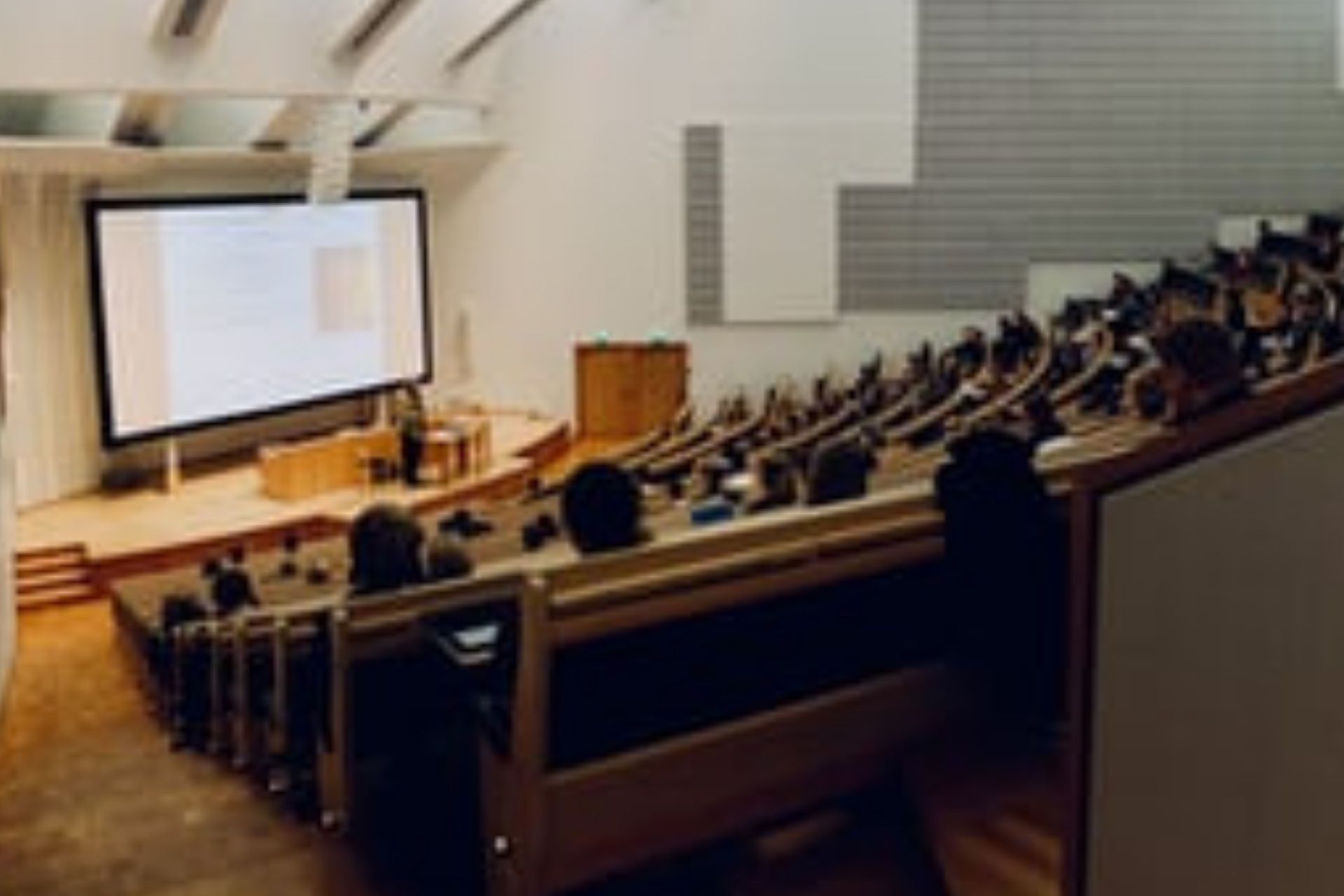 Should I Go to Community College First? - Classrooms